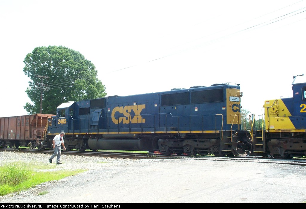 CSX 2485 on W0048 ballast train in Dark Furture scheme